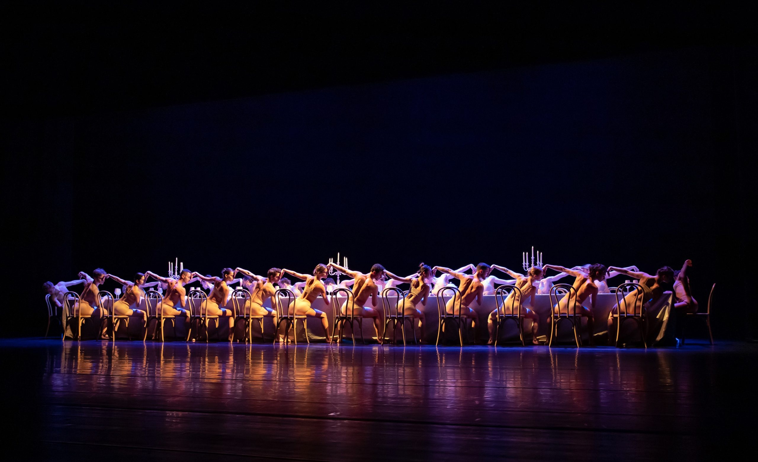 review SPRING "Lively and compelling" - de Volkskrant ★★★★ - Introdans