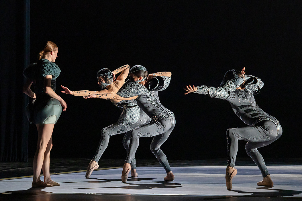 Introdans in Vanity Teen - Introdans