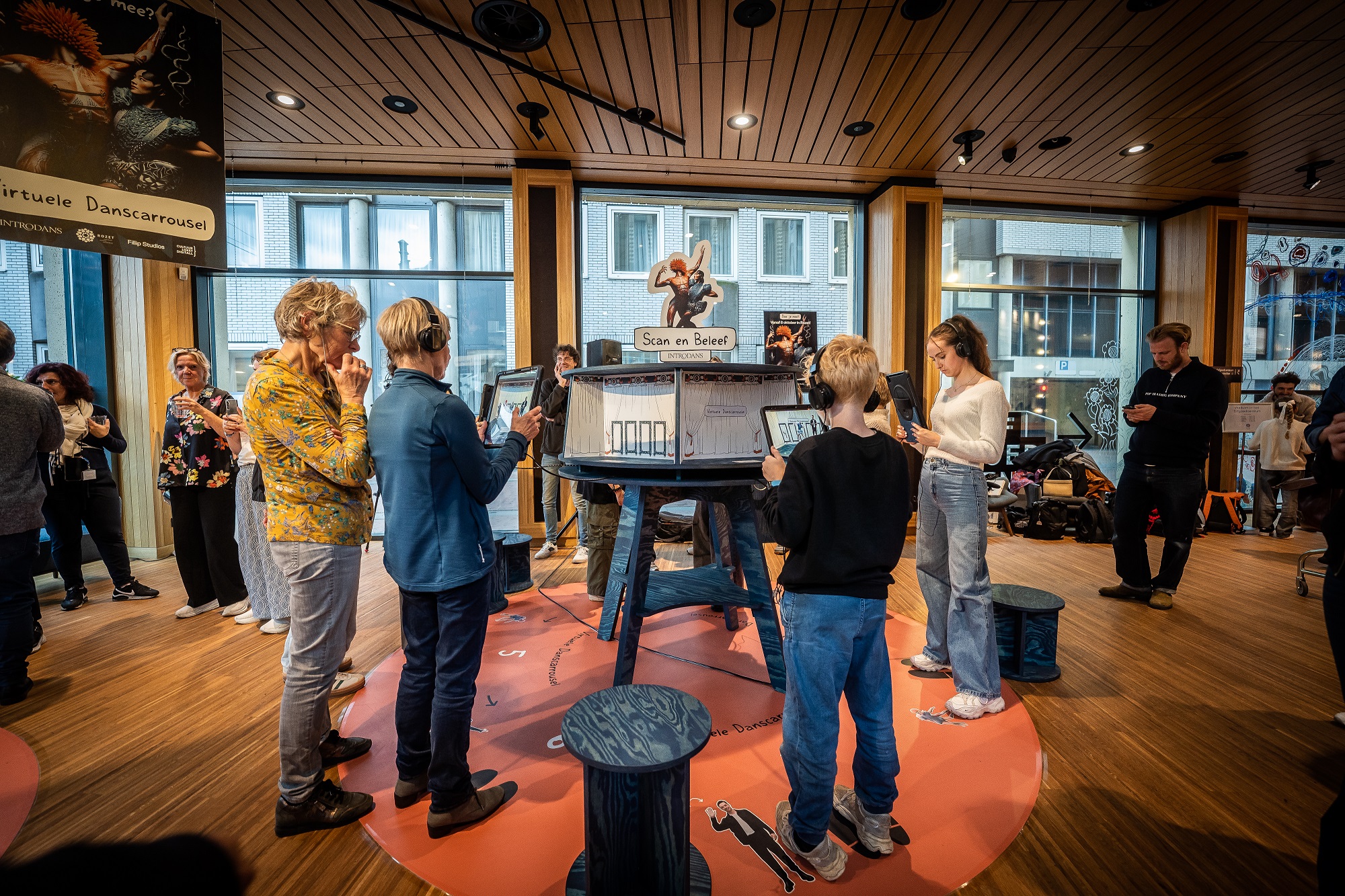 Virtuele Danscarrousel - Introdans