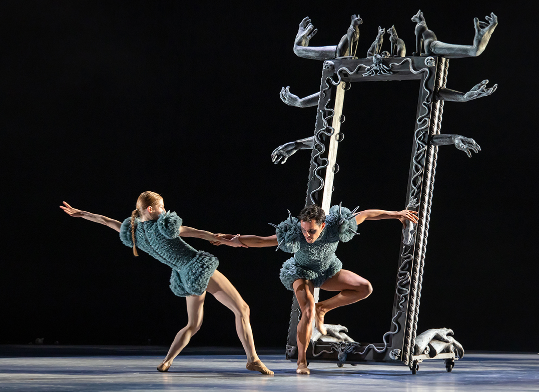 Introdans in Vanity Teen - Introdans